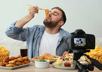 ¿Sabes lo que es el Muckbang? Aquí te lo contamos – Global Gourmet Market